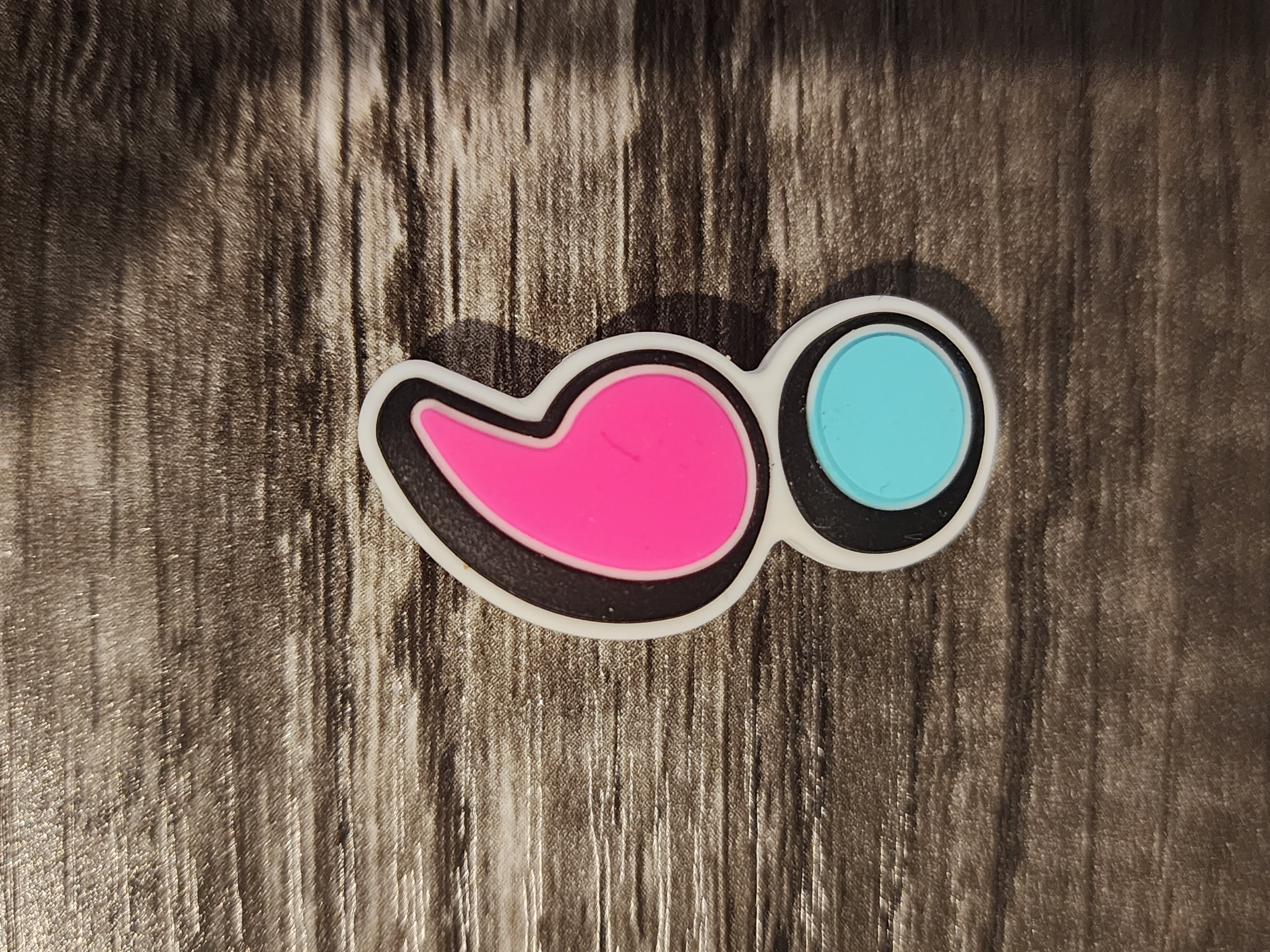 Semicolon focal bead double sided – Daisyland & Co